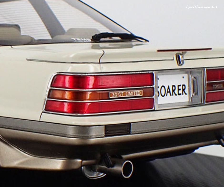 1:18 Toyota Soarer (Z20) 3.0GT-Limited -- White/Gold -- Ignition Model