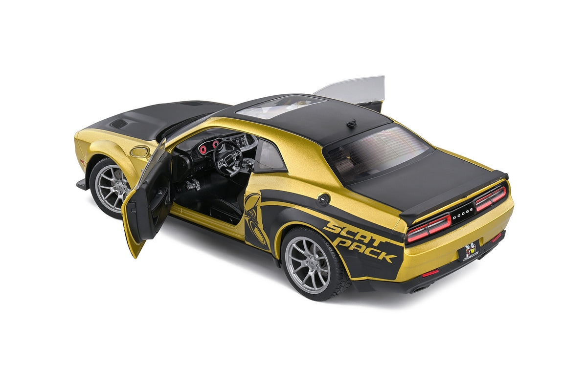 1:18 2020 Dodge Challenger R/T Scat Pack Widebody -- Goldrush -- Solid