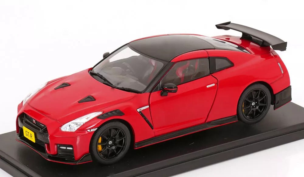 1:24 Nissan R35 GT-R NISMO -- Red/Black -- WhiteBox