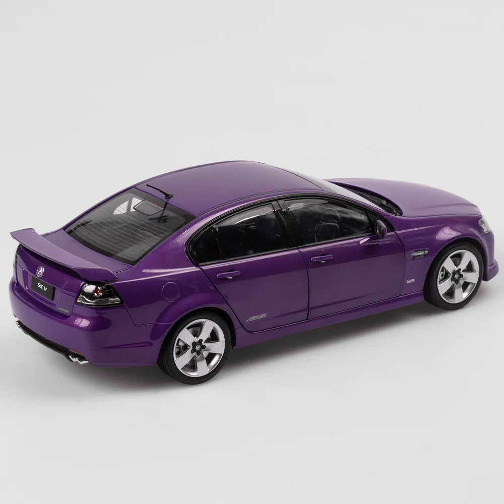 1:18 Holden VE Commodore SSV -- Morpheus Purple -- Authentic Collectab