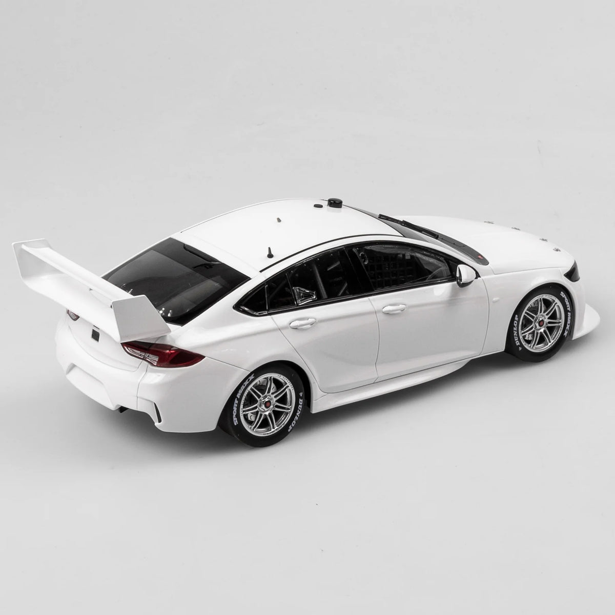 1:18 Plain Body - White -- Holden ZB Commodore Supercar -- Authentic C