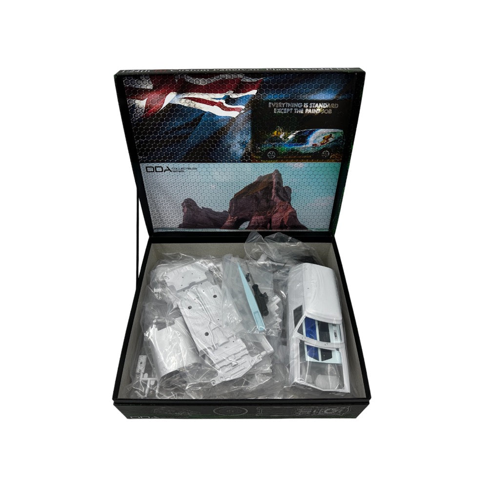 1:24 Mad Max -- Holden HJ Sandman Panel Van -- PLASTIC KIT -- DDA Coll