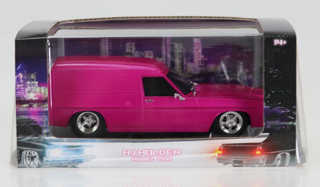 1:24 Holden HJ Sandman -- Bubblegum Pink -- DDA Collectibles: Spectra