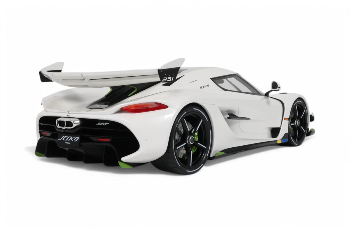 1:12 Koenigsegg Jesko 2019 -- Crystal White -- GT Spirit GT501