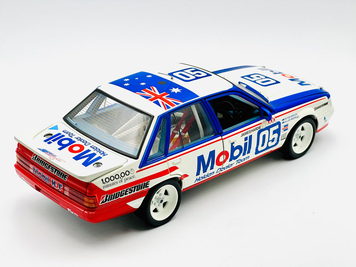1:18 1986 Bathurst - Peter Brock/Moffat -- Holden VK Commodore -- Clas
