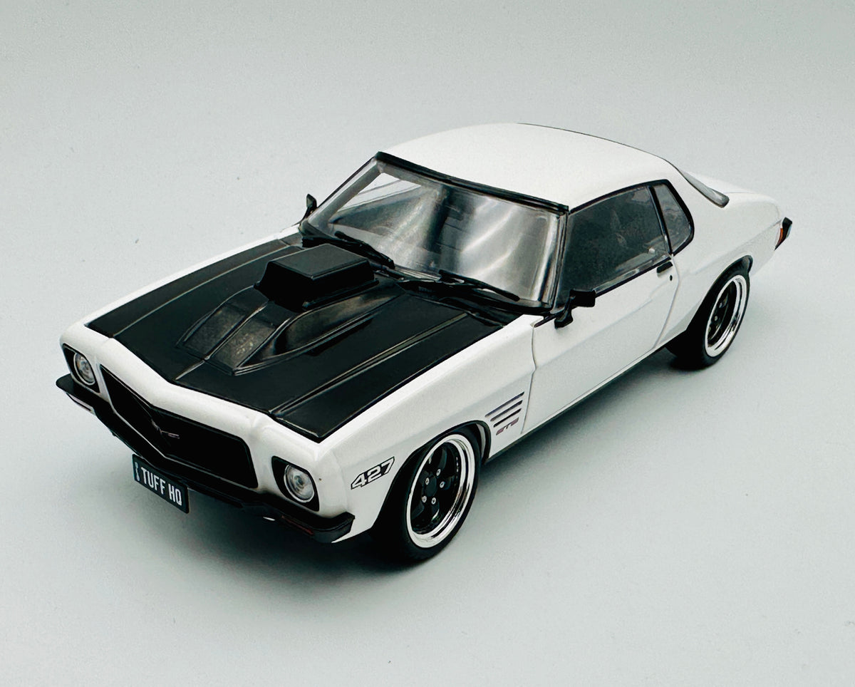 1:24 Holden Monaro HQ GTS -- White/Black -- DDA/Greenlight