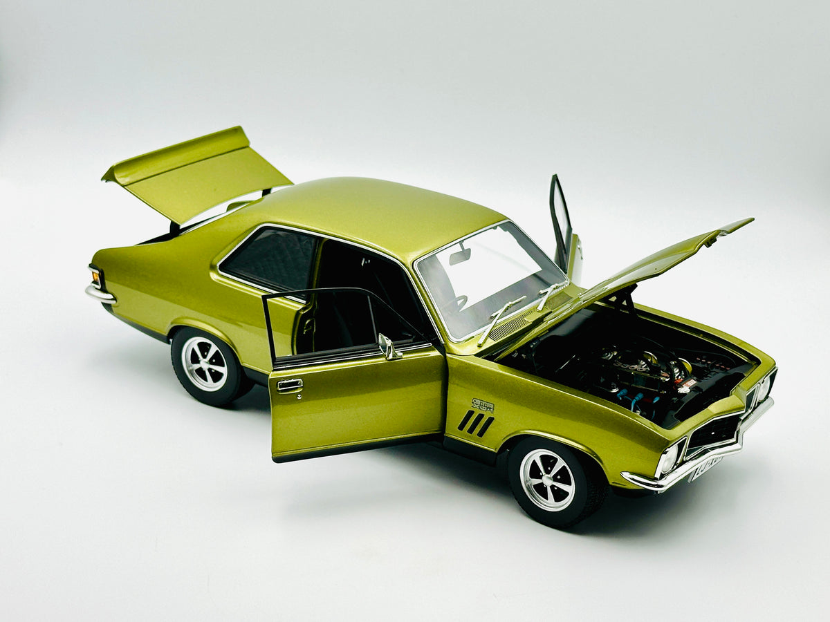 1:18 Holden LJ Torana GTR XU-1 -- Dublin Green -- Classic Carlectables