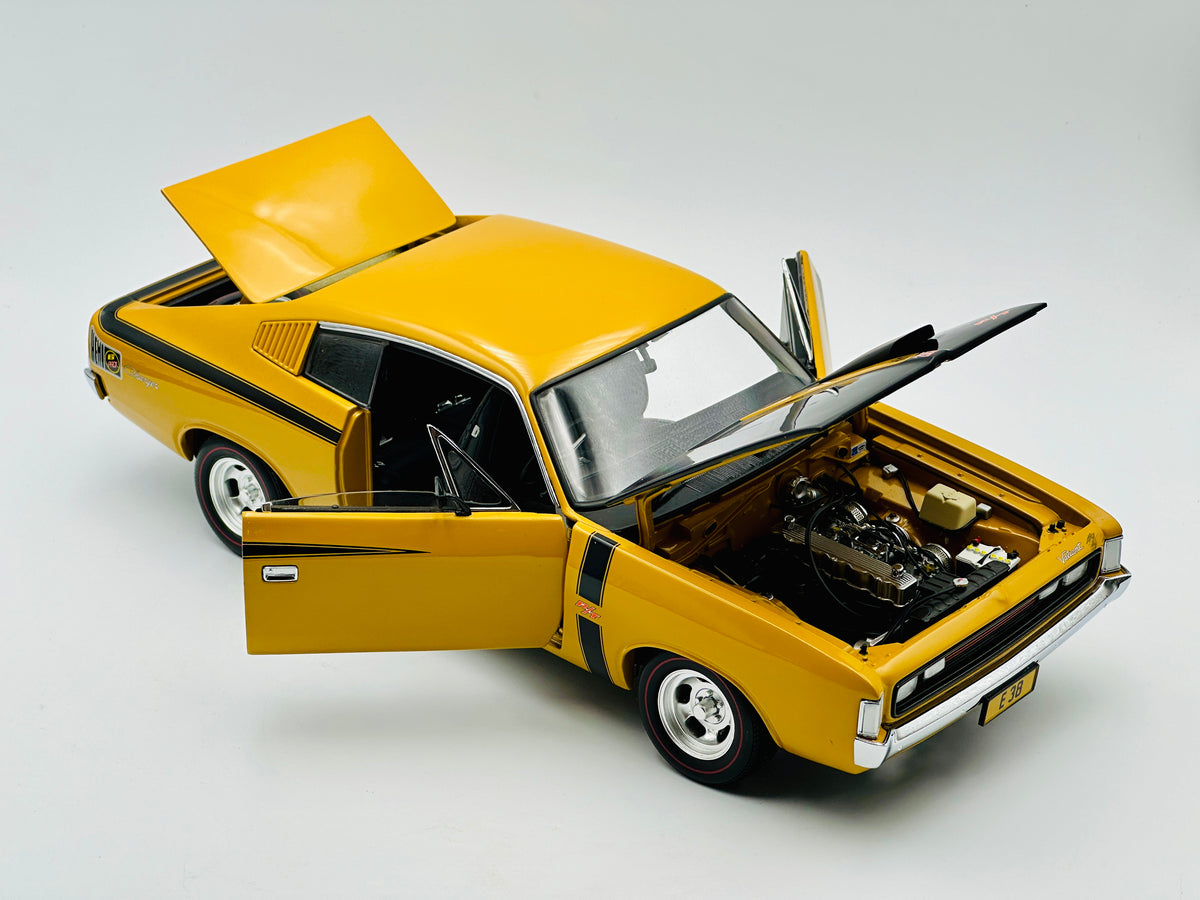 1:18 Valiant E38 R/T Charger 'Small Tank' -- Hot Mustard -- Classic Ca