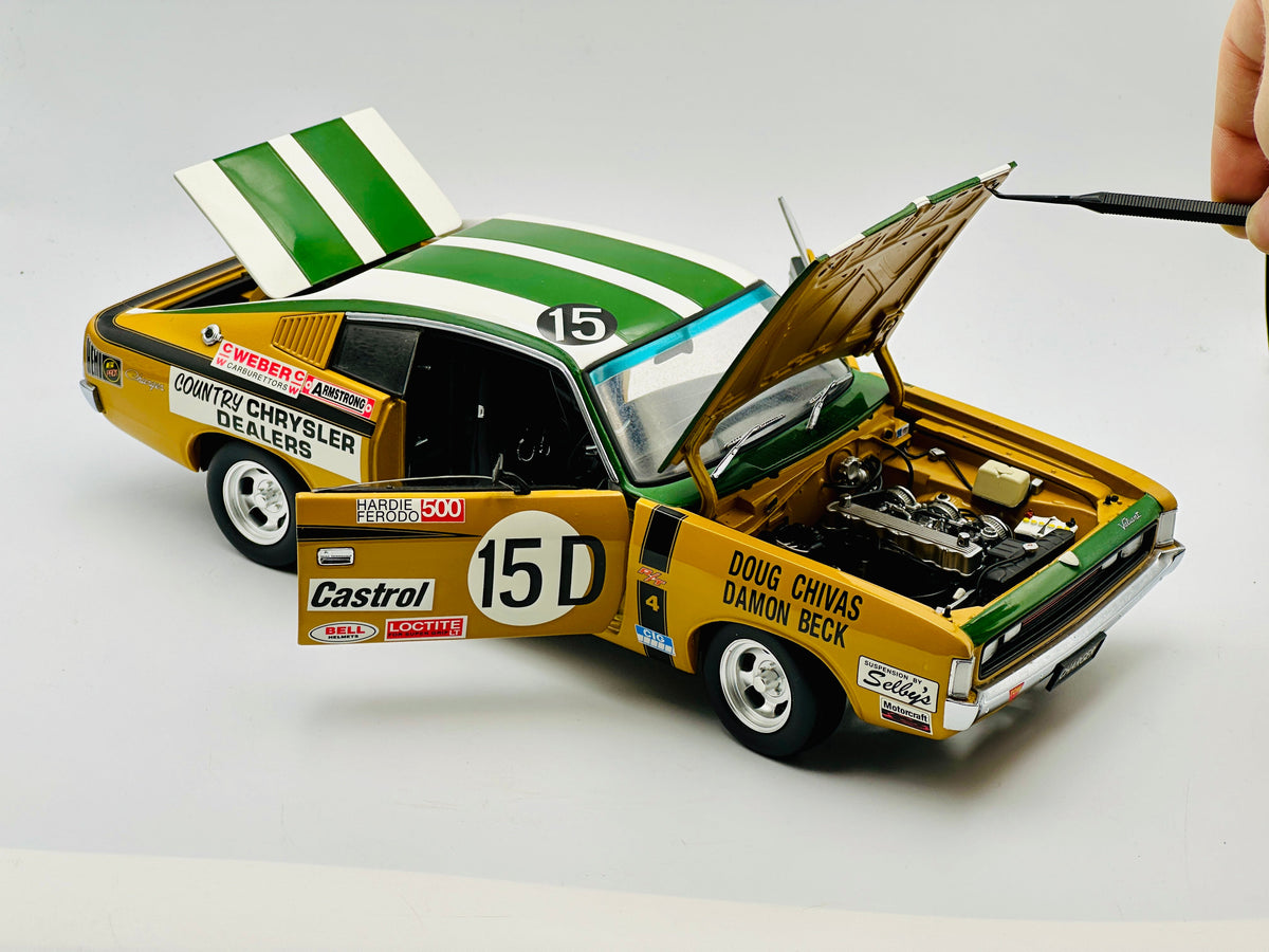 1:18 1972 Bathurst - Chivas Chrysler Valiant E49 Charger -- Classic Ca