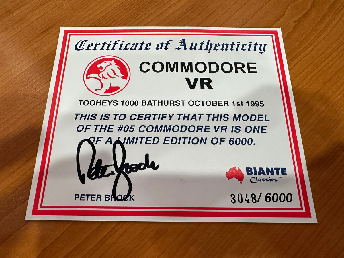 1:18 1995 Peter Brock/Mezera -- Bathurst HRT Holden VR Commodore -- Bi