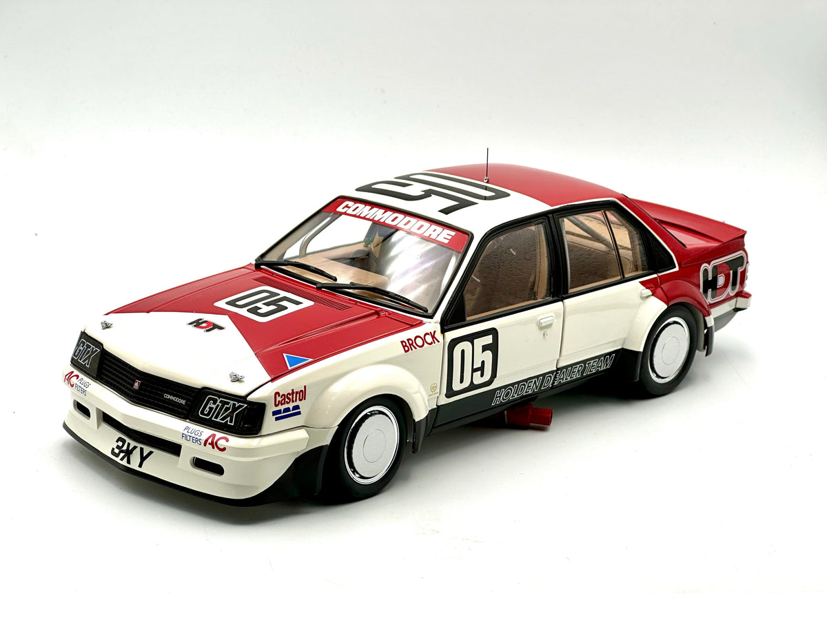 Master Replicas 1:18 1991 Peter Brock ATCC -- Holden VN Commodore SS ...