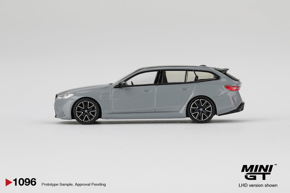 (Pre-Order) 1:64 BMW M5 (G99) Touring -- Brooklyn Grey Metallic -- Min