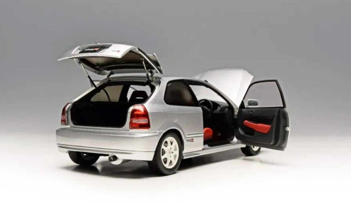 1:18 Honda Civic Type R (EK9) -- Vogue Silver Metallic -- Motorhelix