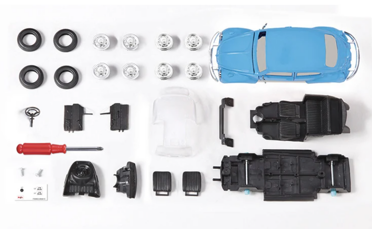 1:24 Volkswagen VW Beetle -- Blue -- Maisto Assembly Line Kit