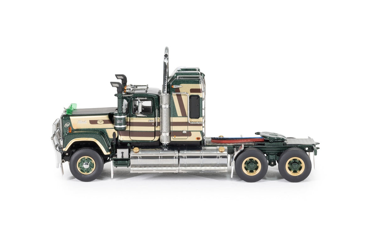 1:50 Mack Bicentennial SuperLiner -- Captain Cook -- Drake Truck Z8800