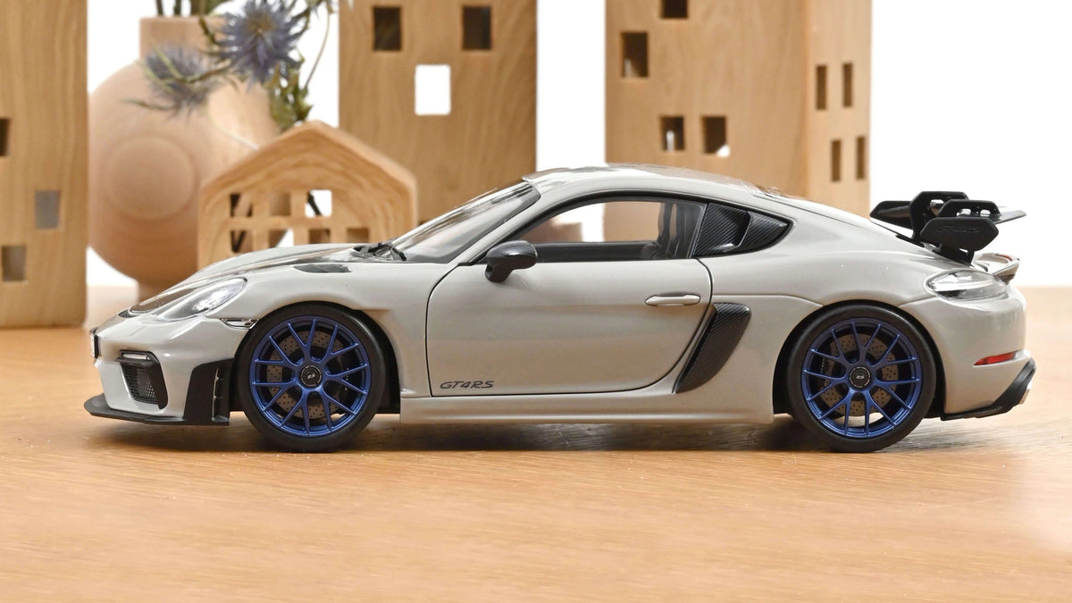 1:18 Porsche 718 Cayman GT4 RS Weissach Package 2023 -- Chalk Grey
