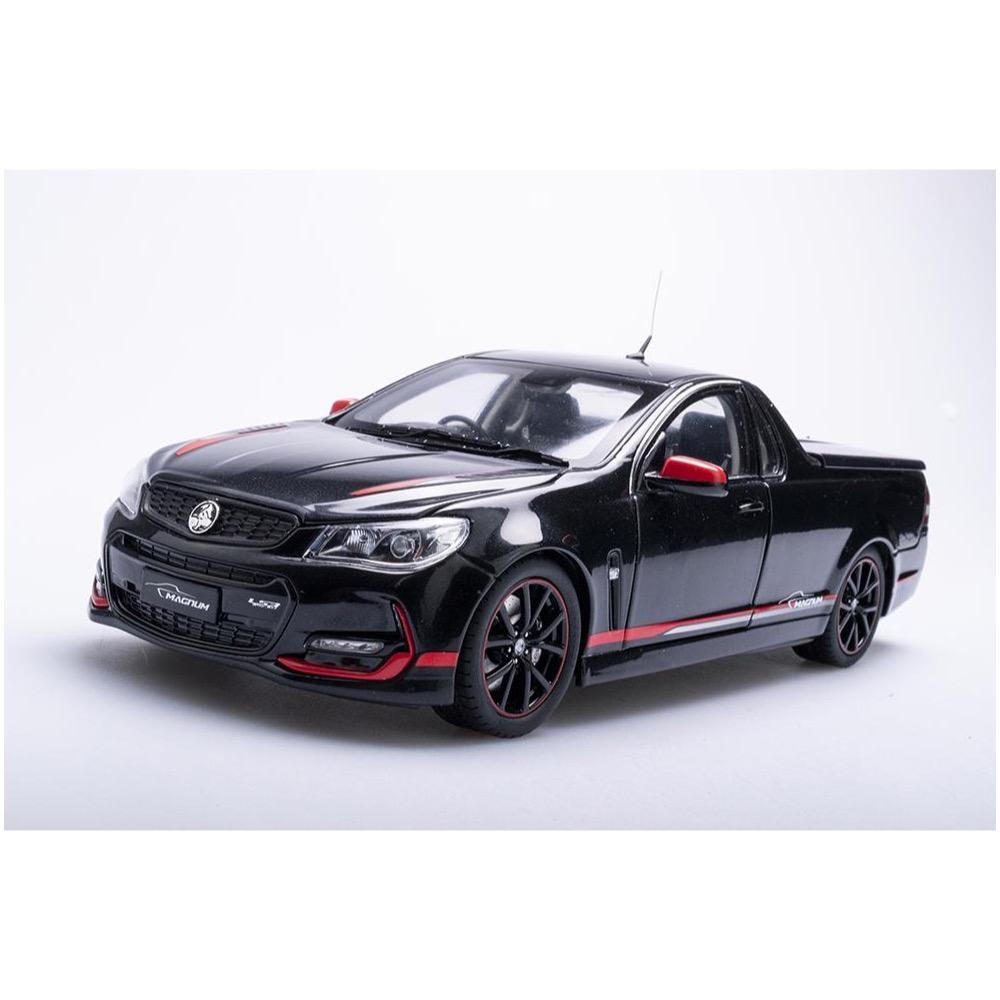 (Pre-Order) 1:18 2017 Holden VFII Commodore Magnum Ute -- Phantom Blac