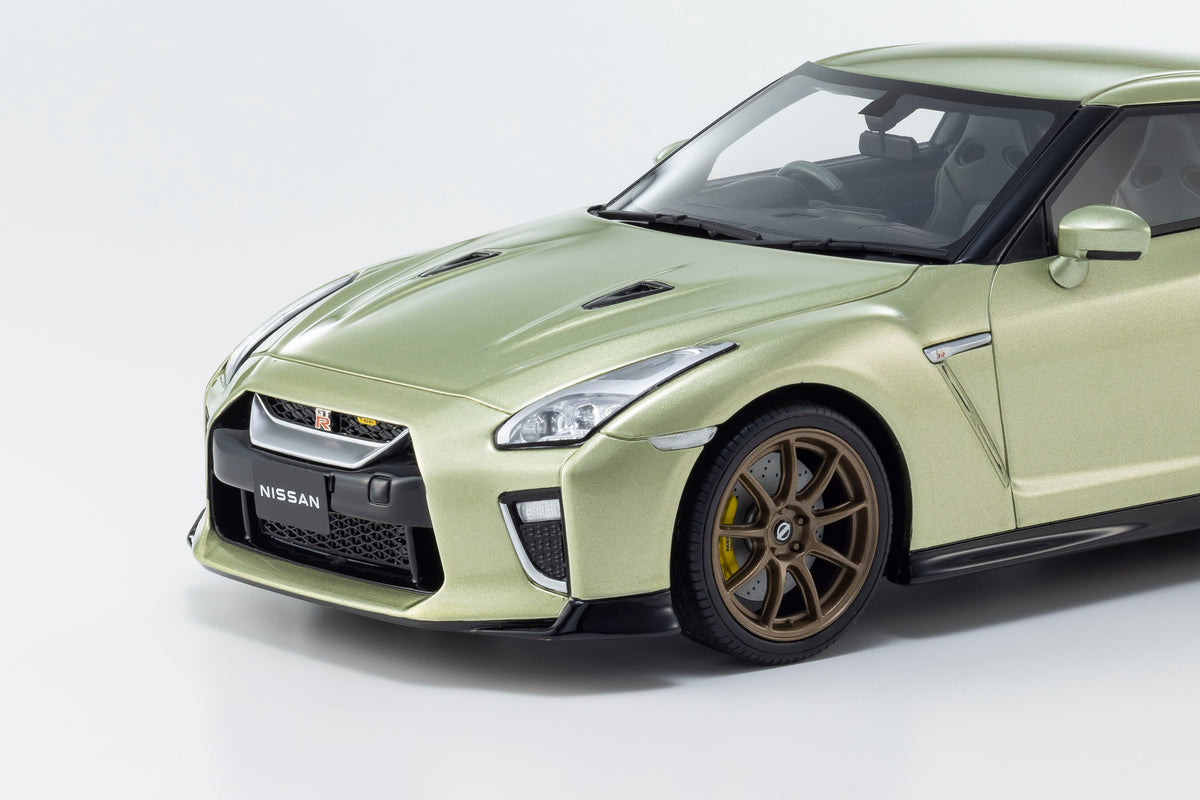 1:18 Nissan R35 GT-R Premium Edition T-Spec -- Millennium Jade -- Kyos